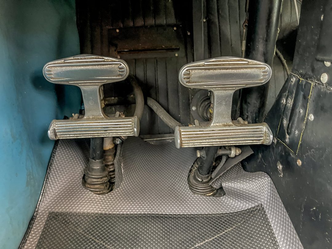 Versatile Piper Twin: Aztec Has Big Advantages for Veteran Pilot Aaron ...