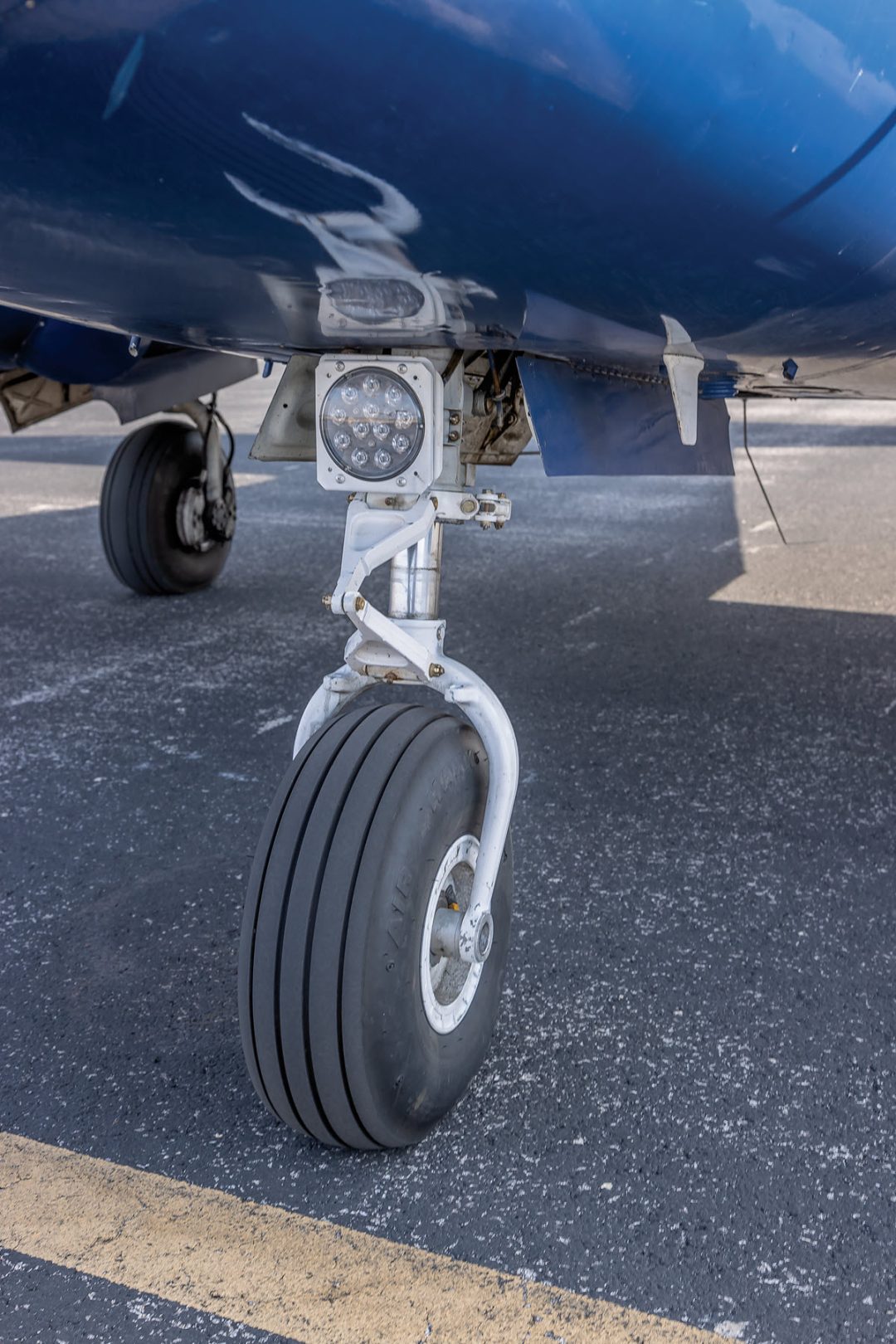 Versatile Piper Twin: Aztec Has Big Advantages for Veteran Pilot Aaron ...